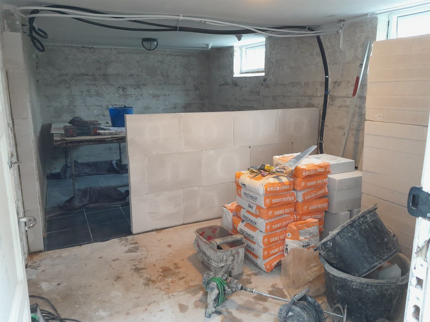 Indvendig efterisolering i diffusionsåbne Ytong Multipor isoleringsplader